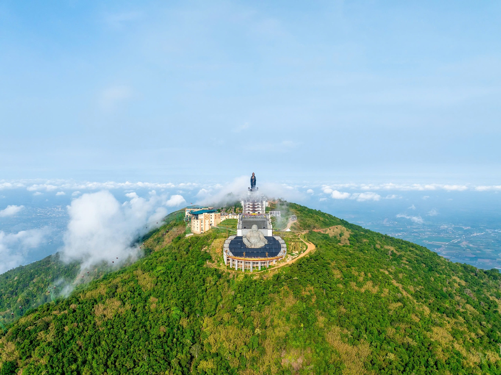 Vietnam Airlines | A -- Z Guide to exploring Ba Den Mountain ...