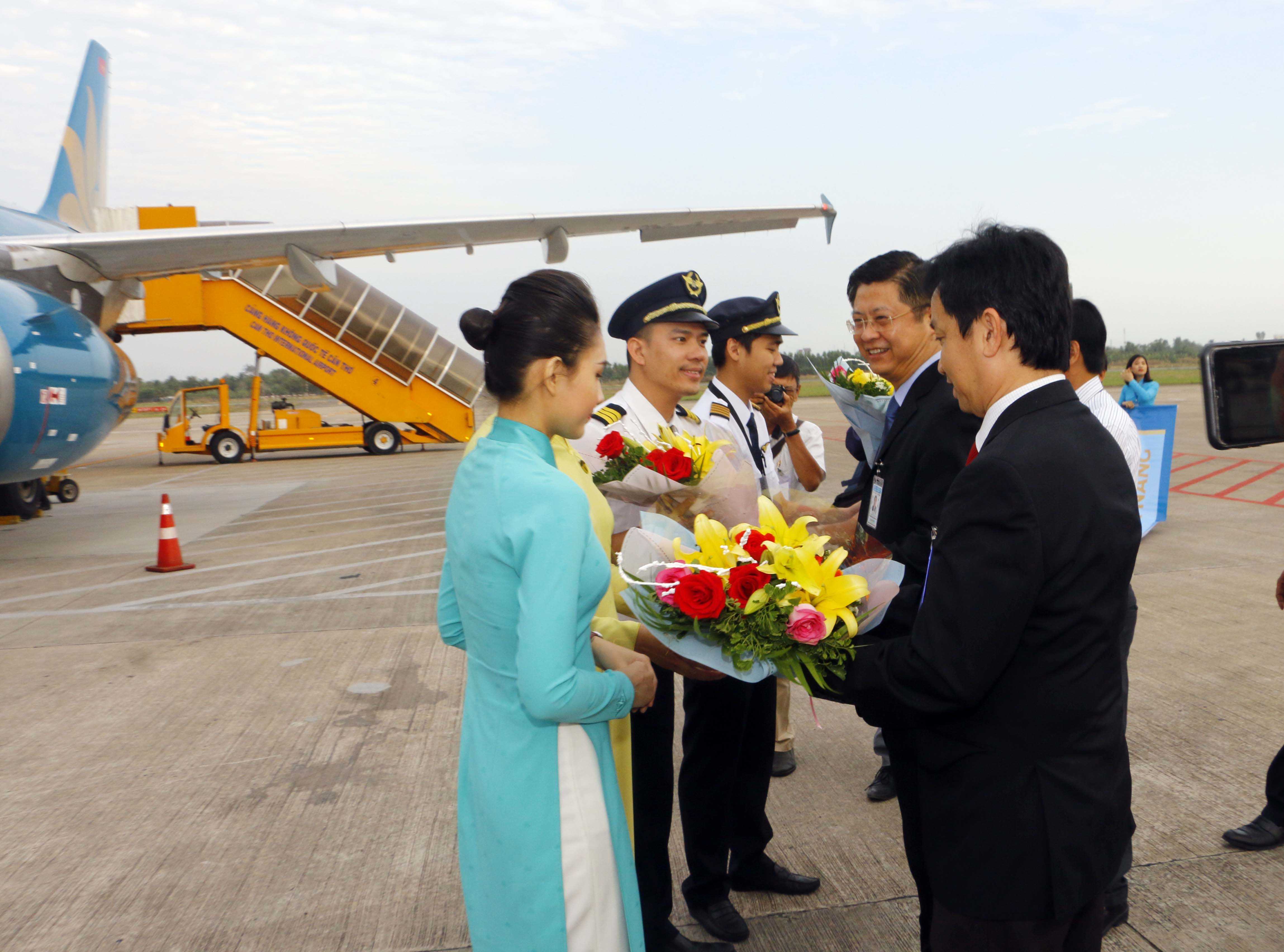Vietnam Airlines khai trương đường bay Cần Thơ - Đà Nẵng