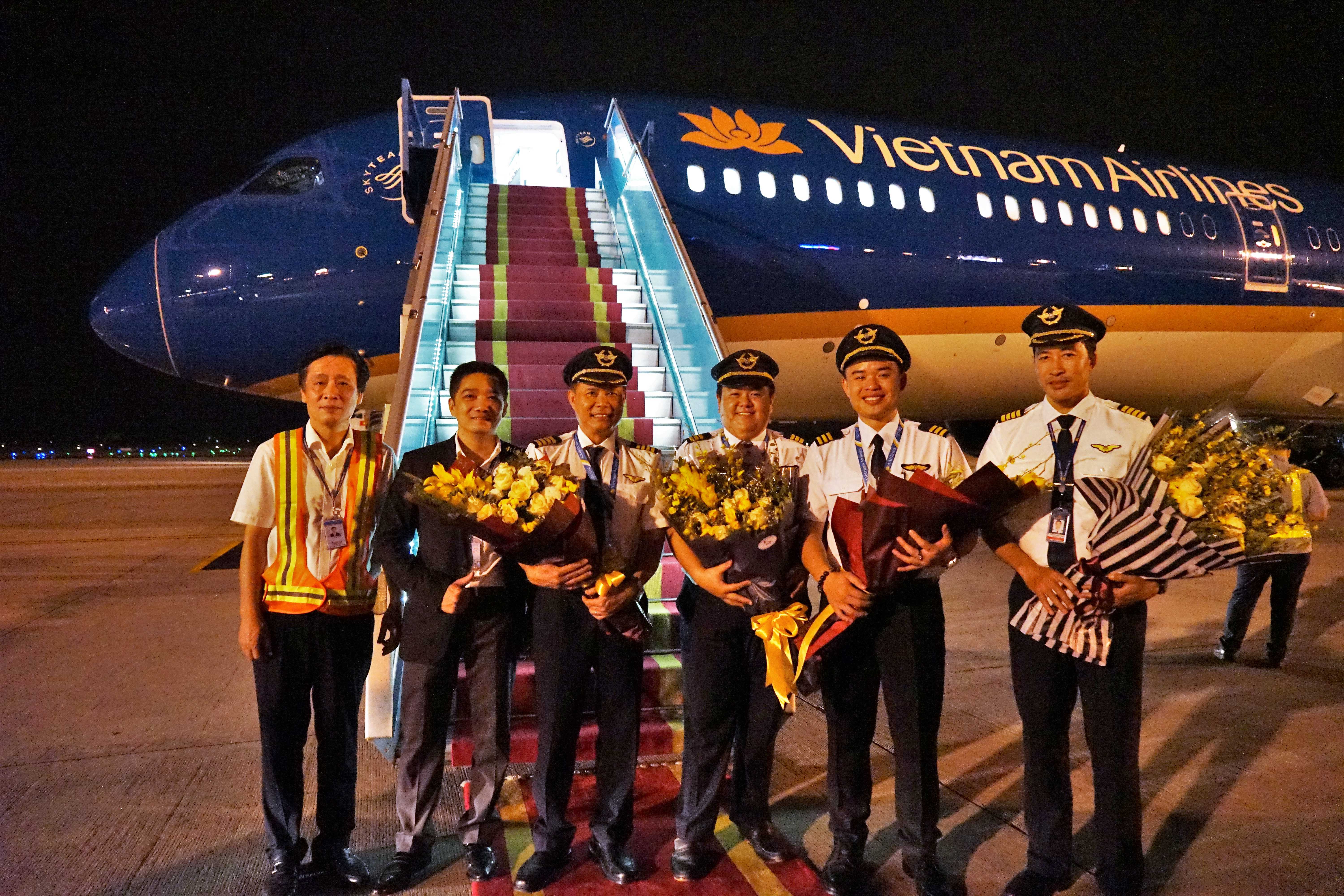 Máy bay Boeing 787-10 Dreamliner gia nhập đội bay của Vietnam Airlines
