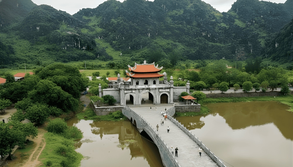 Vietnam Airlines | Hoa Lu Ancient Capital – The Golden Landmark of a ...