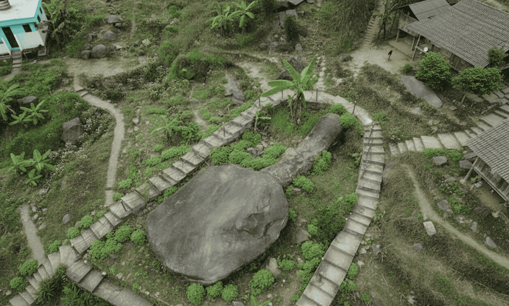 Vietnam Airlines | Ancient Stone Gallery of Sapa: A Mysterious ...