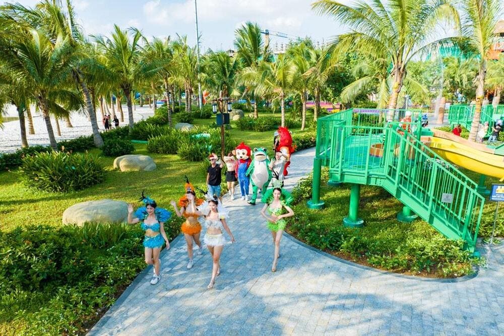 Vietnam Airlines | Wonder Waves Water Park: Hanoi’s Top Summer Escape