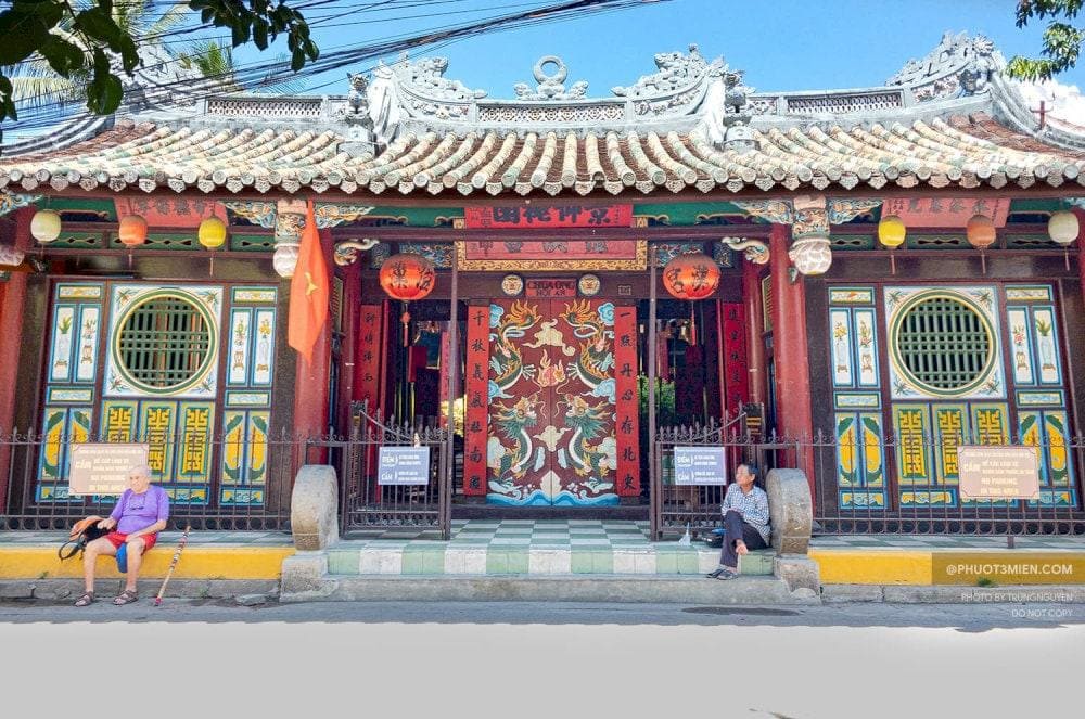 Vietnam Airlines | Visiting Quan Cong Temple - An Ancient Religious ...
