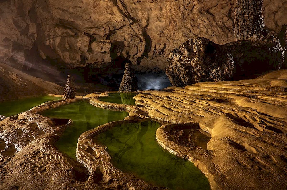 Explore Nguom Ngao Cave: A 400-million-year-old Limestone Wonder